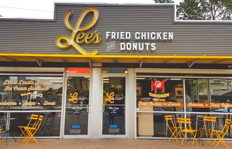 Lee's Fried Chicken And Donuts. Extraordinary Fast Food Fine Dinng.