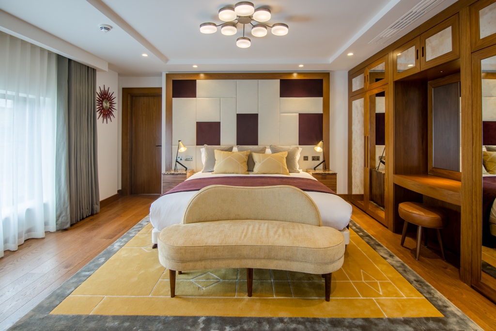 Devonshire Club. Experience The Positive Glamour Of A Private Members Club.