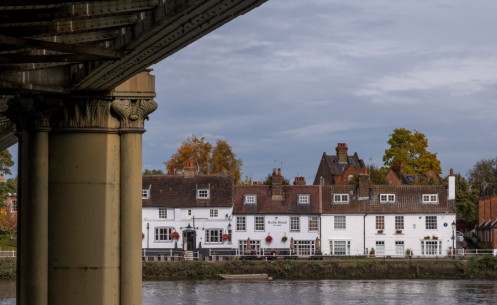 Strand On The Green. A River Walk From Chiswick To Kew